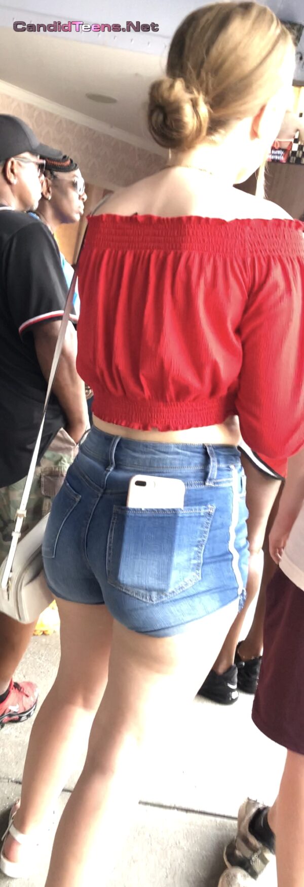 Big Booty Captured Candid Teens