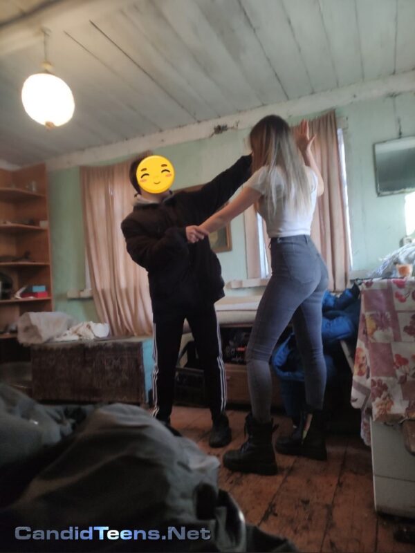 Cousin Sexy Candid Ass In Jeans Candid Teens