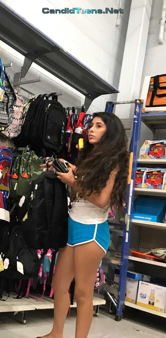 Sexy candid legs girl at Walmart - Candid Teens