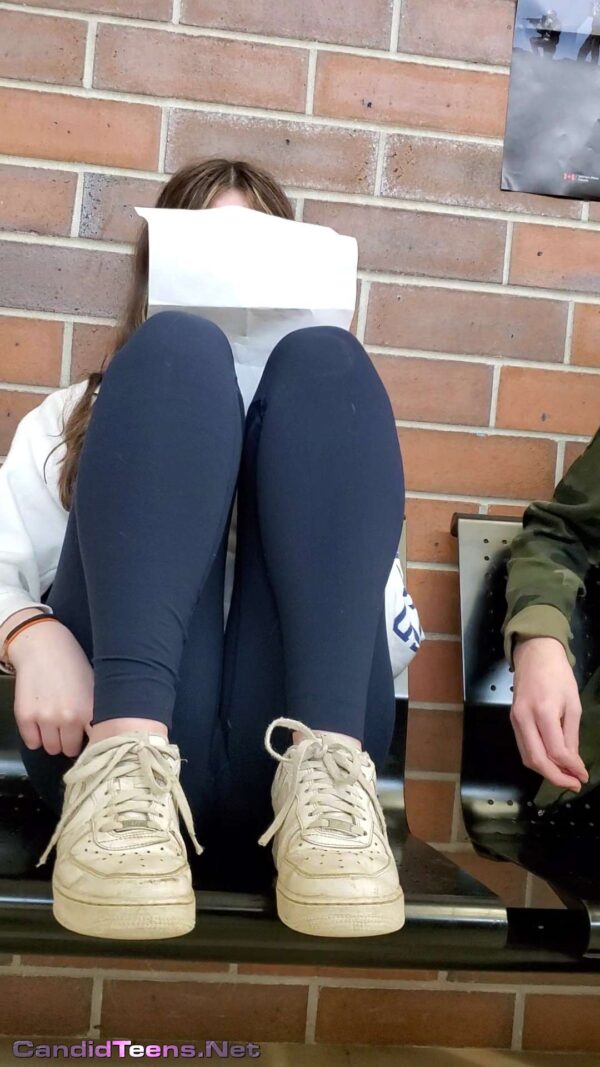 Enjoy her Cameltoe view in tight legging - Candid Teens