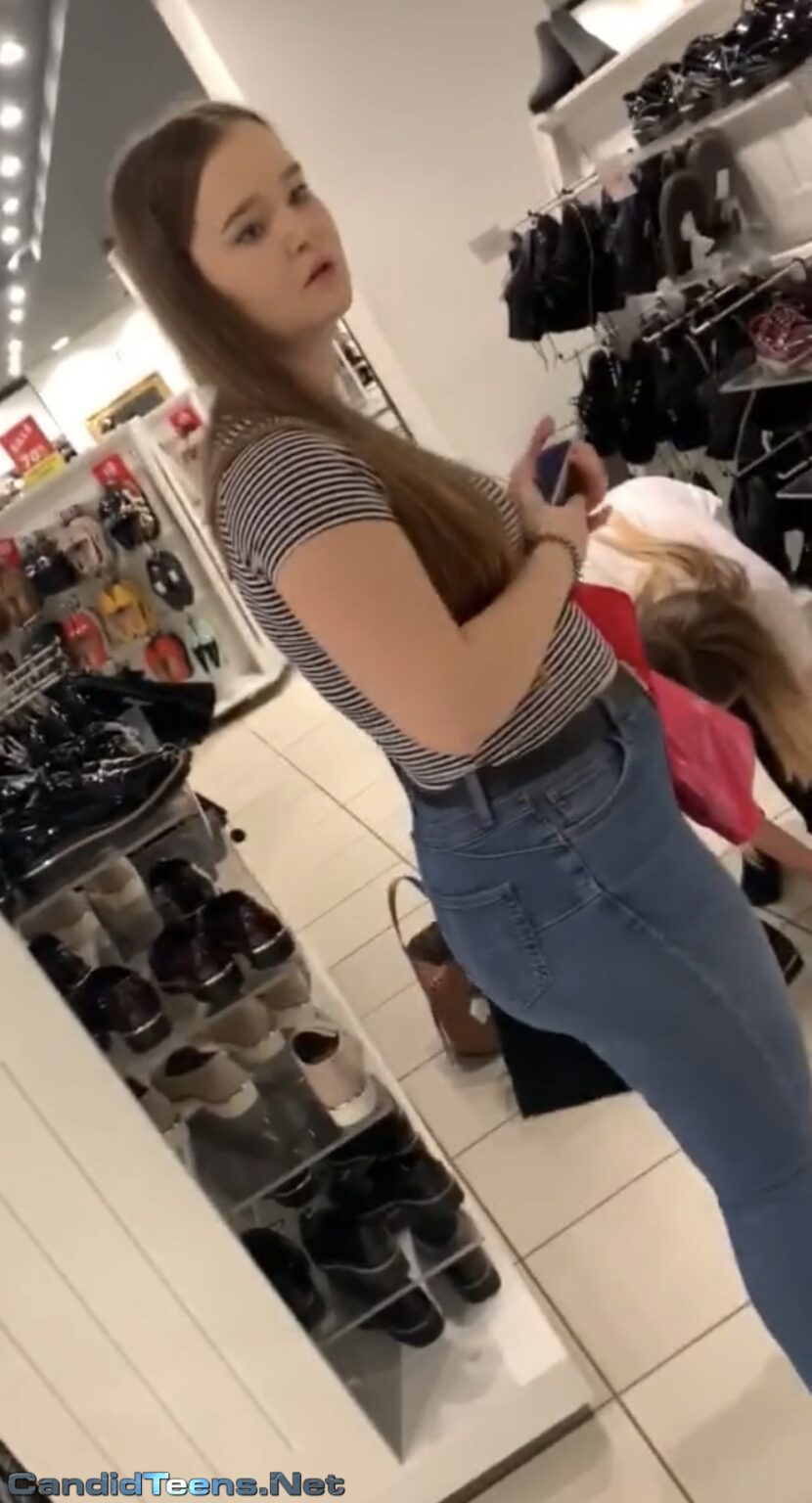 Pawg candid booty in tight blue jeans - Candid Teens