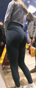 Visible thong under her leggings on ass - Candid Teens