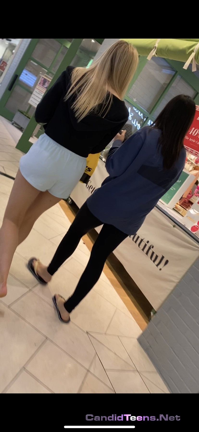 Hot blonde girl in shorts creepshot - Candid Teens