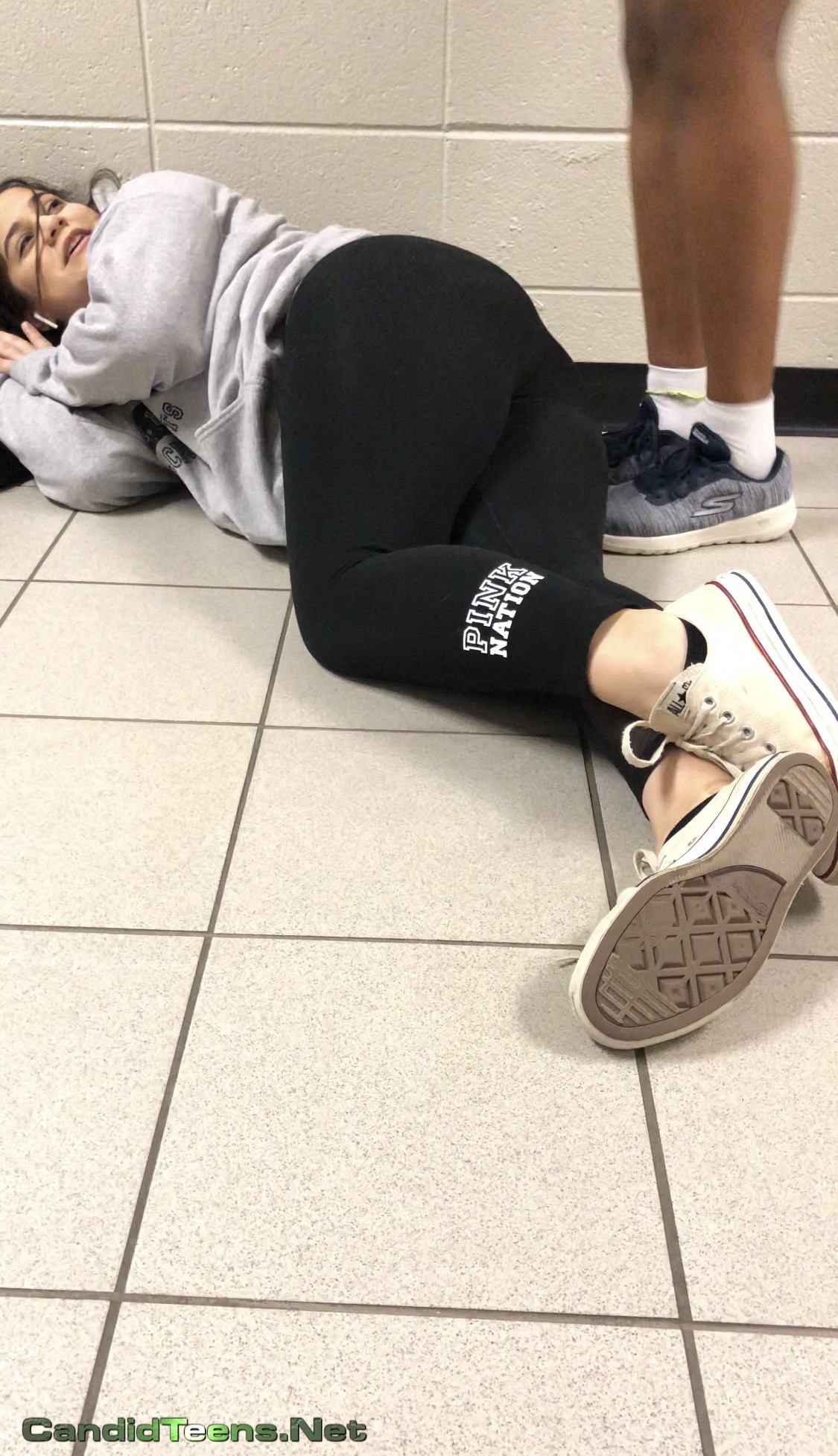 Hs candid teen sexy butt creepshot - Candid Teens