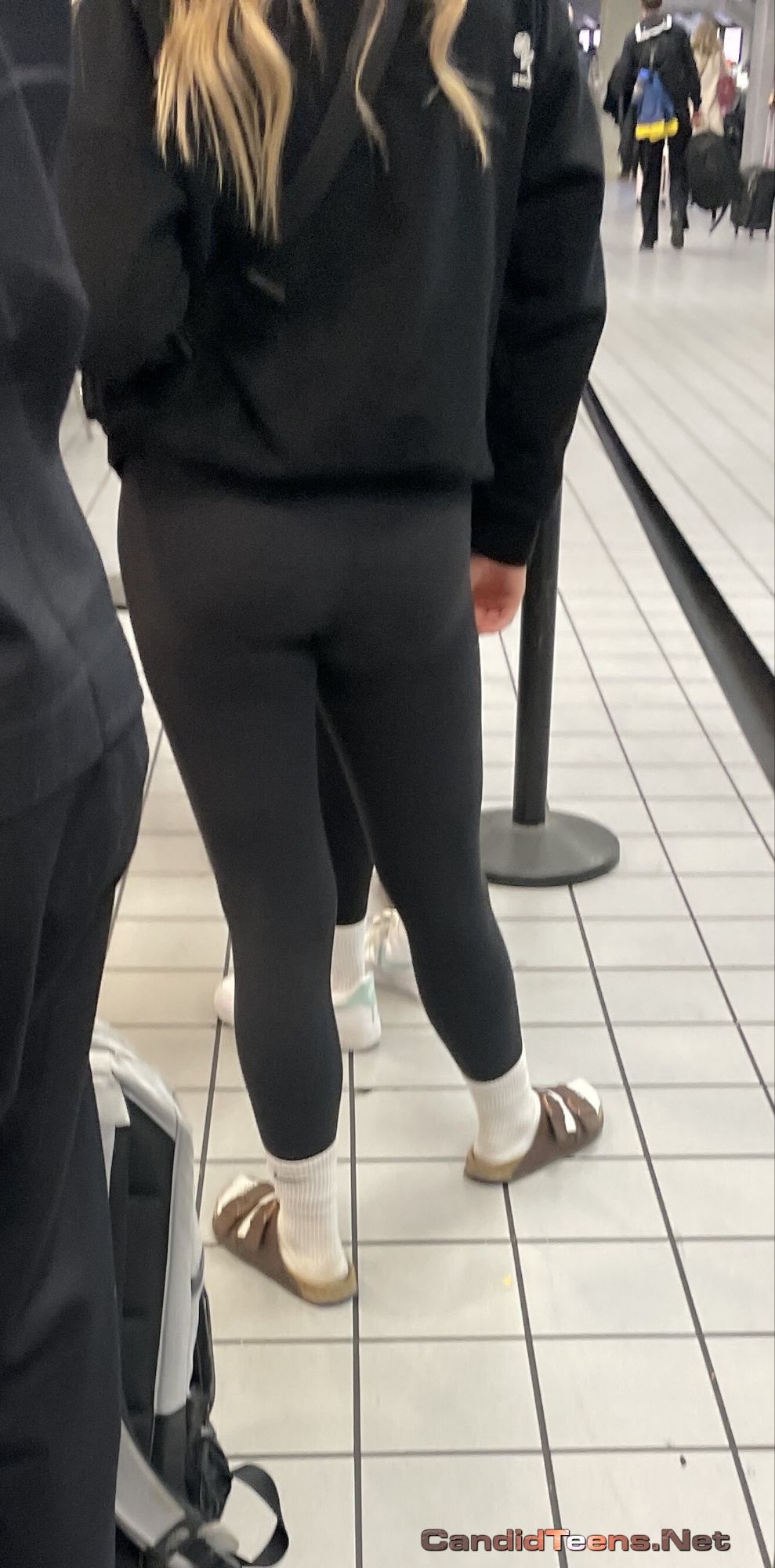 Todays Two Sexy Candid Girls In Leggings Candid Teens